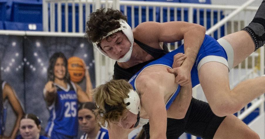 Coweta's Toby Shipman enjoys mat milestone in win at Sapulpa