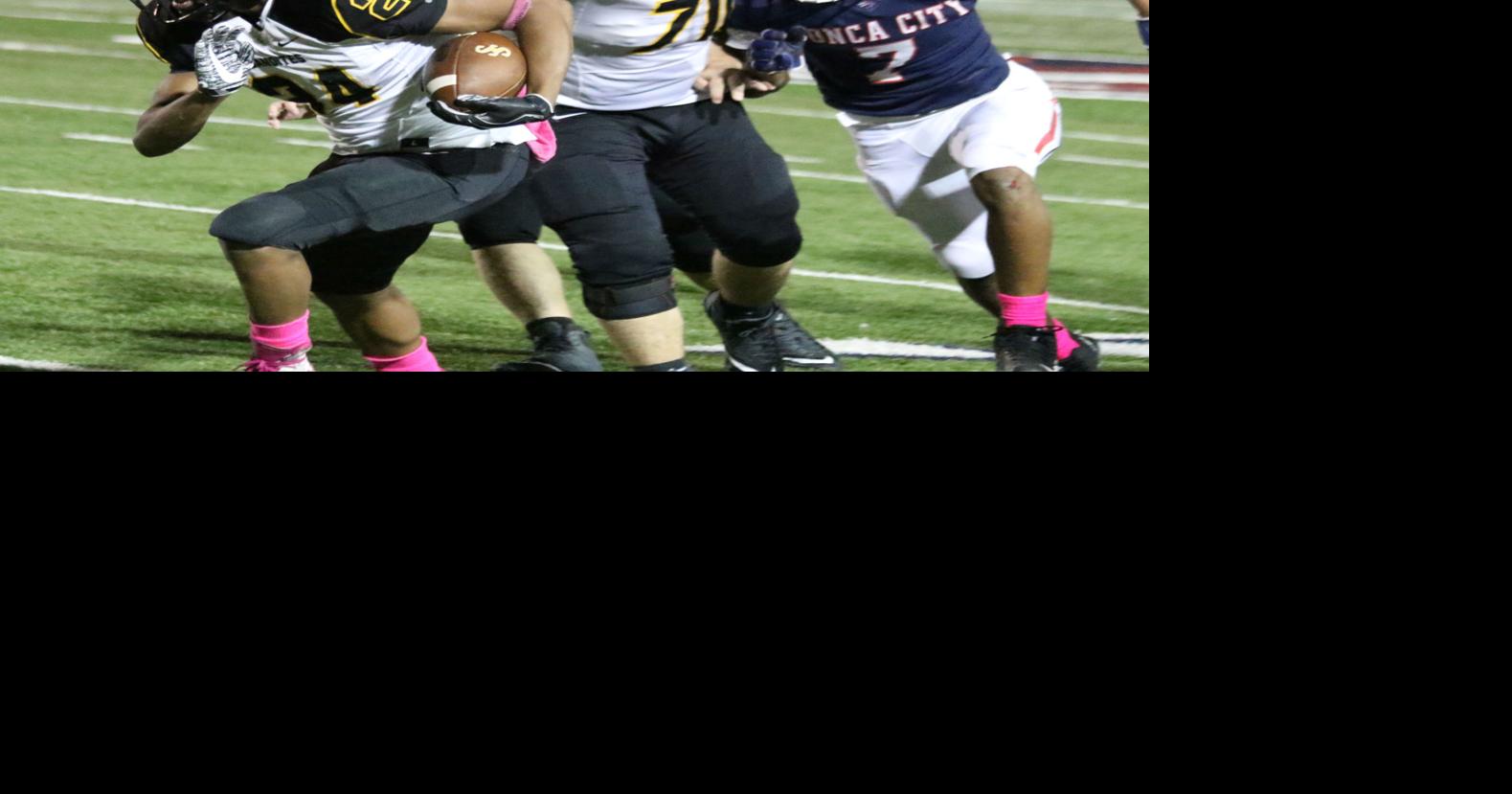 FOOTBALL: Sandites handle Ponca City, 35-14