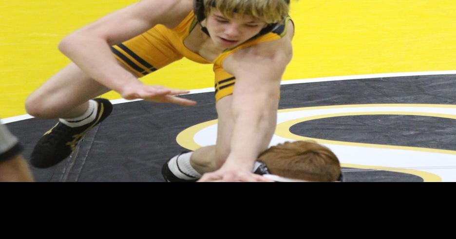 Sand Springs wrestling places 8th at Perry, Young wins at 106