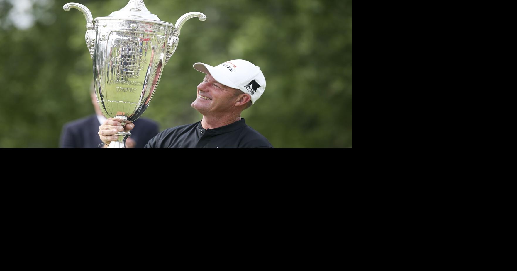 Alex Čejka pulls away to win Senior PGA Championship by four strokes