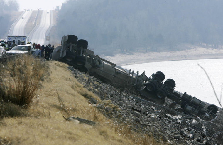 Overturned tanker truck spills nearly 5,000 gallons of oil into ...