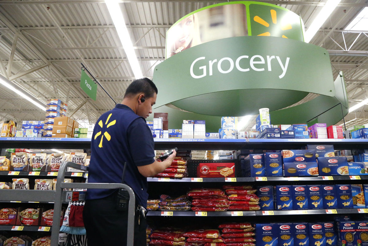 Thousands of local Wal-Mart employees receive bonuses