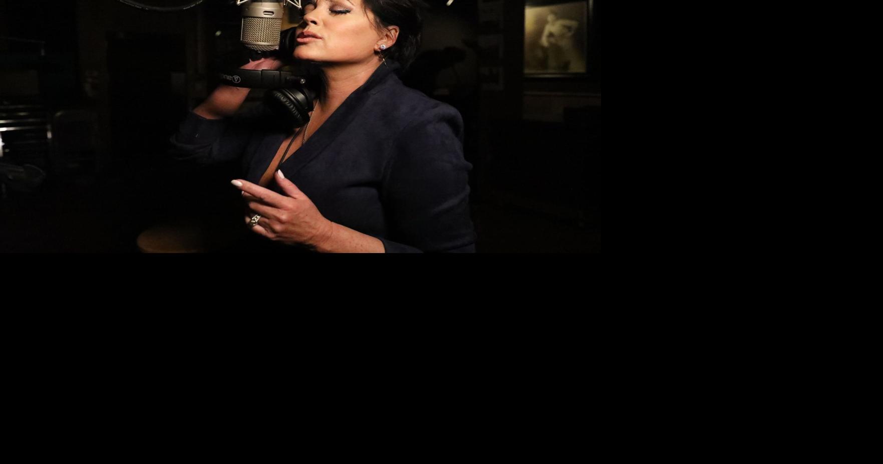 Kelly Lang surprised with induction to Oklahoma Music Hall of Fame