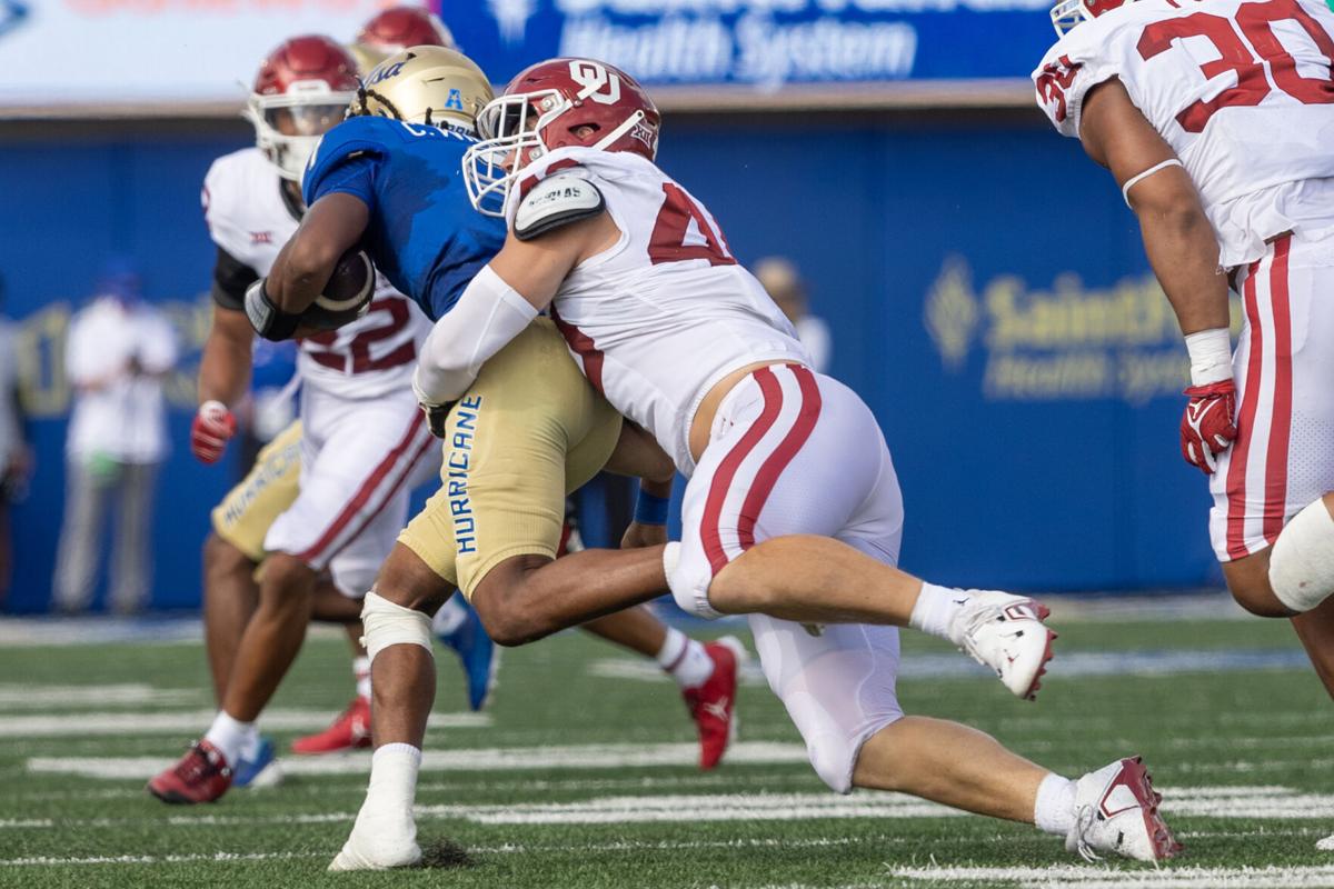 OU football teammates name locker room leaders