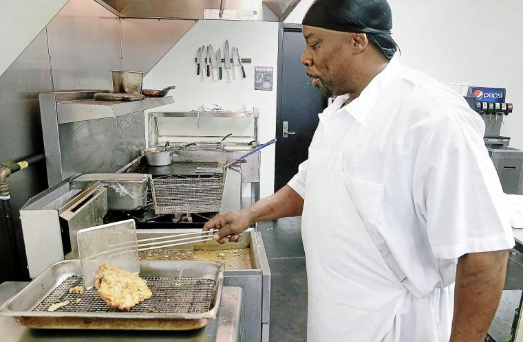 Review: Grandsons of Nelson's Buffeteria founder open Nelson's Grill