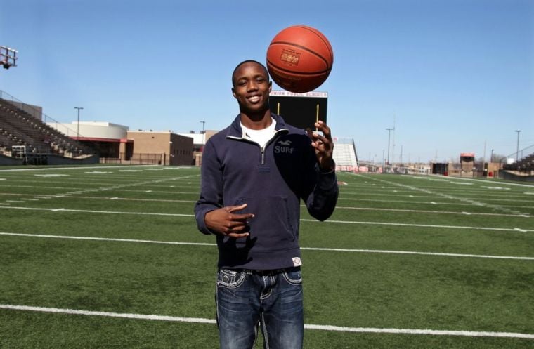 Union junior Jeffery Mead has basketball build, but is football ...