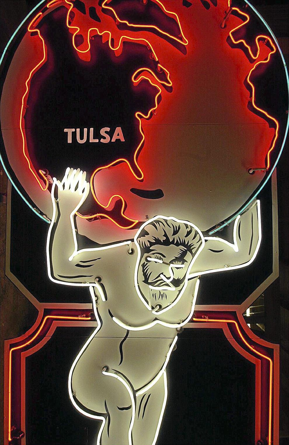 Throwback Tulsa: Our favorite Tulsa landmark signs