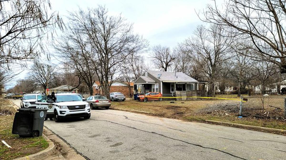 Homicide detectives respond after woman's body found in vacant lot ...