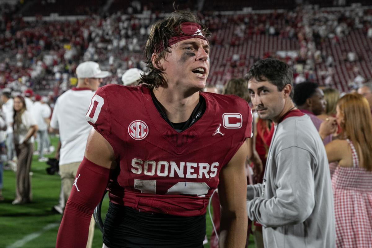 Who is John Mateer’s hand surgeon, Dr. Steven Shin?