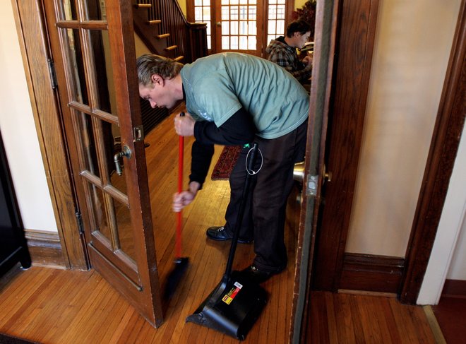 Tulsa's Denver House drop-in center helps put lives back together