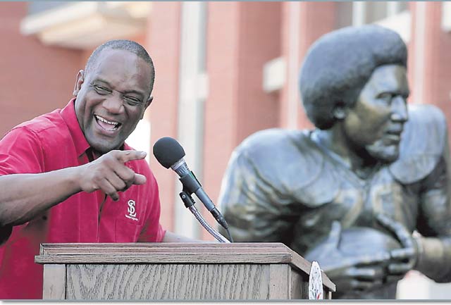 OU '70s star Billy Sims is honored with a statue