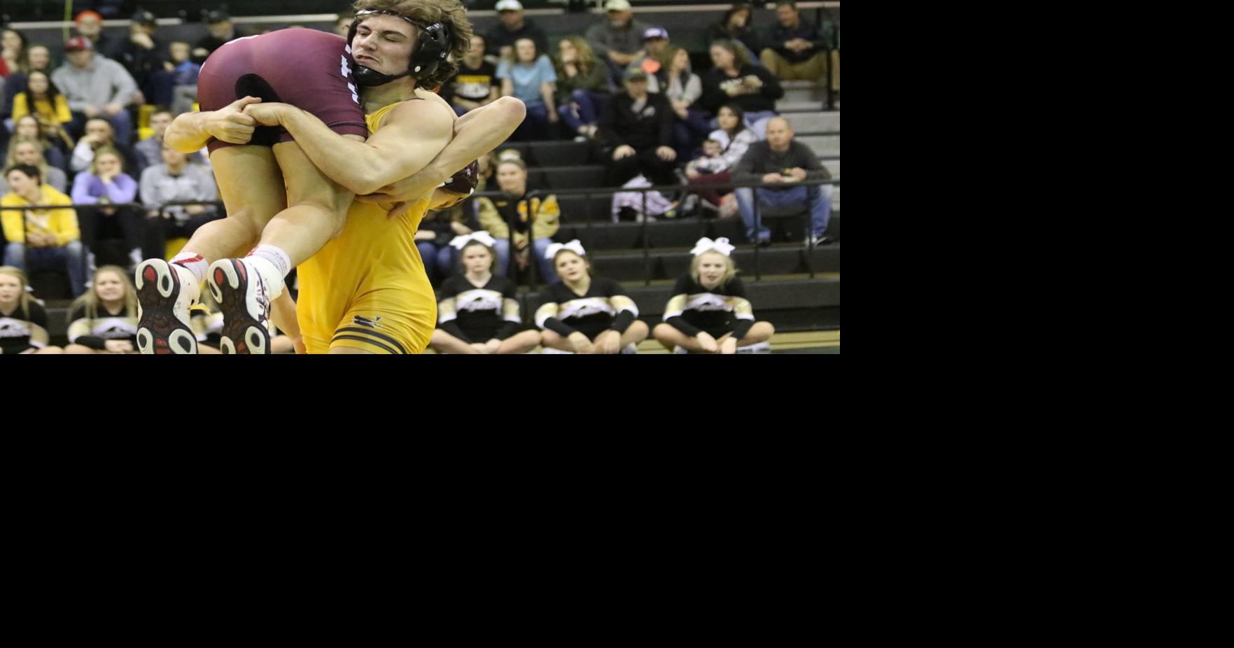 WRESTLING: No. 1 Sand Springs pins Jenks for homecoming, 75-6