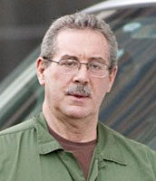 Political groups must return donations of alleged swindler