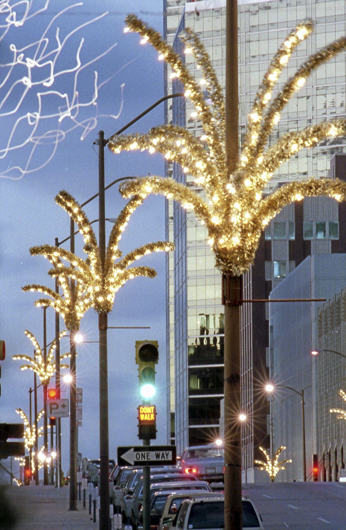 Yuletide tradition: Tulsa Christmas parade has delighted us for decades ...