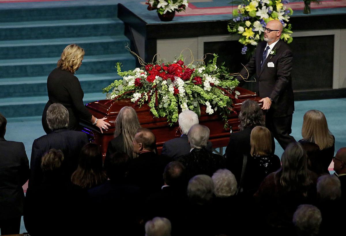 Photo gallery: Roy Clark is laid to rest | Gallery | tulsaworld.com
