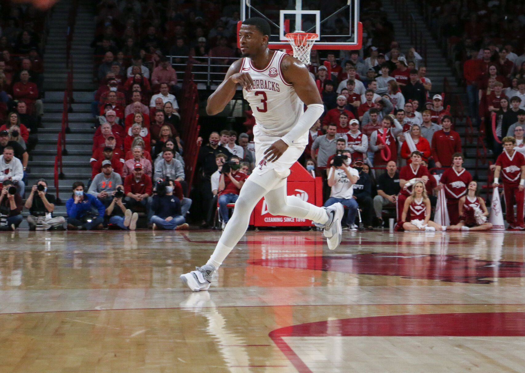 Umude scores 31, Razorbacks down Bulldogs in Athens | Sports | uatrav.com