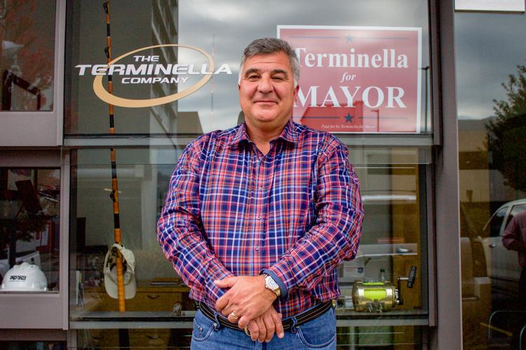 UA Students Campaign for Mayoral Candidates | News | uatrav.com