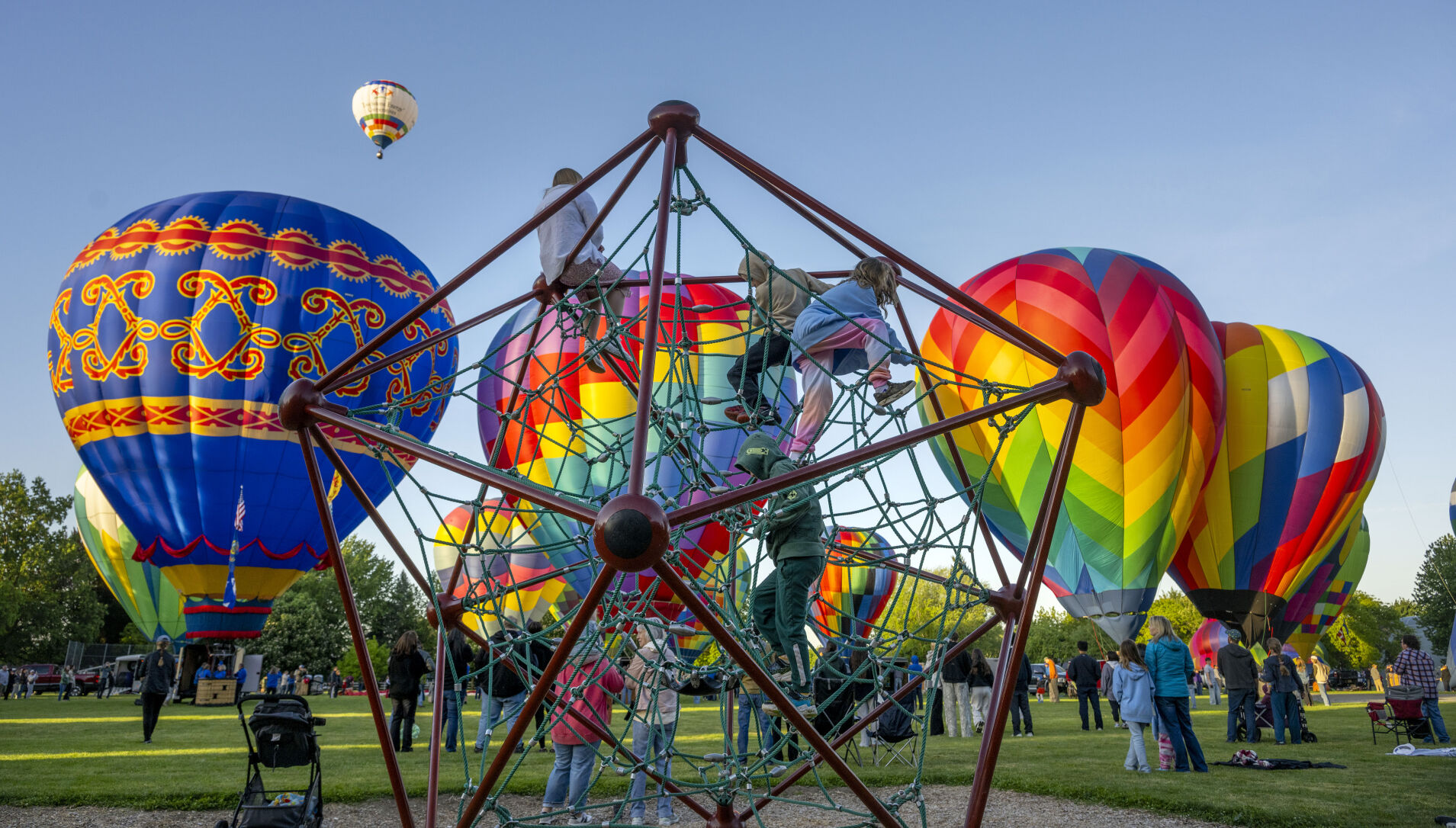 Fair skies allow spirits to soar at Walla Walla Balloon Stampede ...