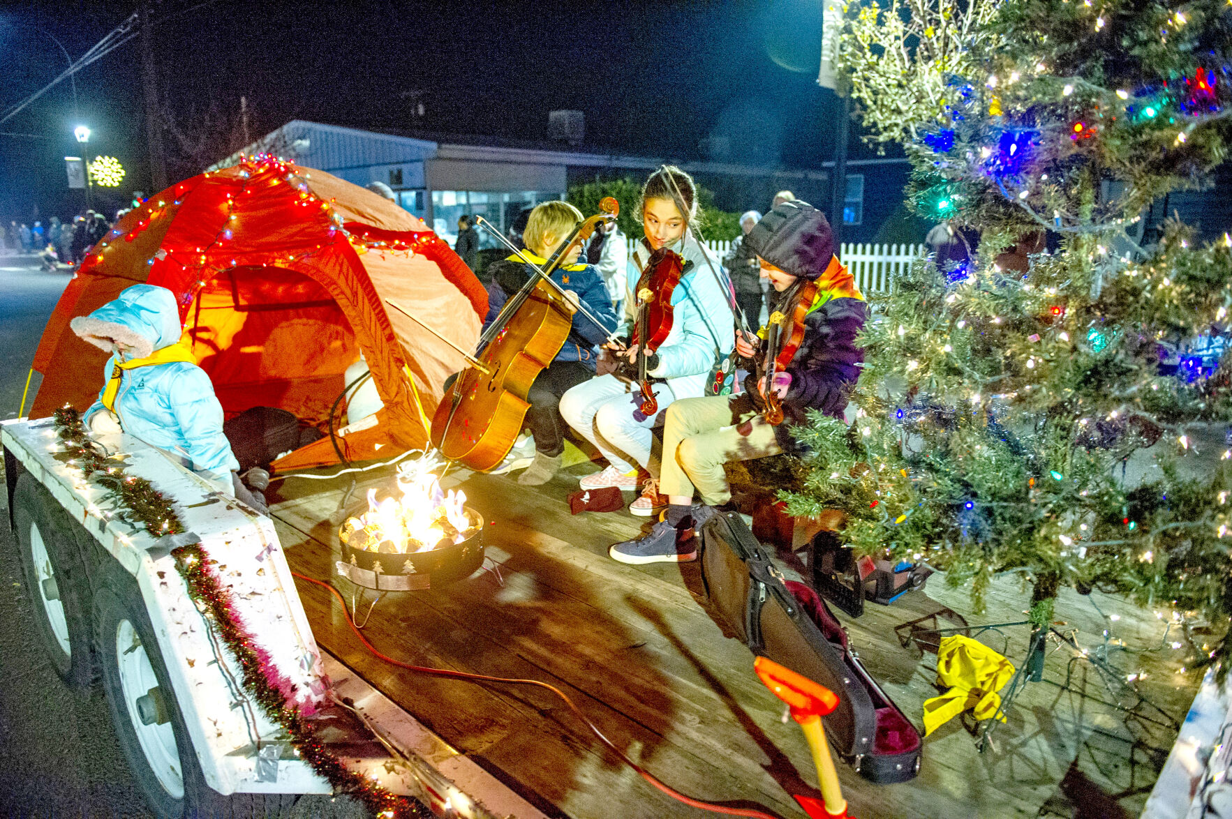 College Place shows off its lights at Christmas Parade and Laser Show ...