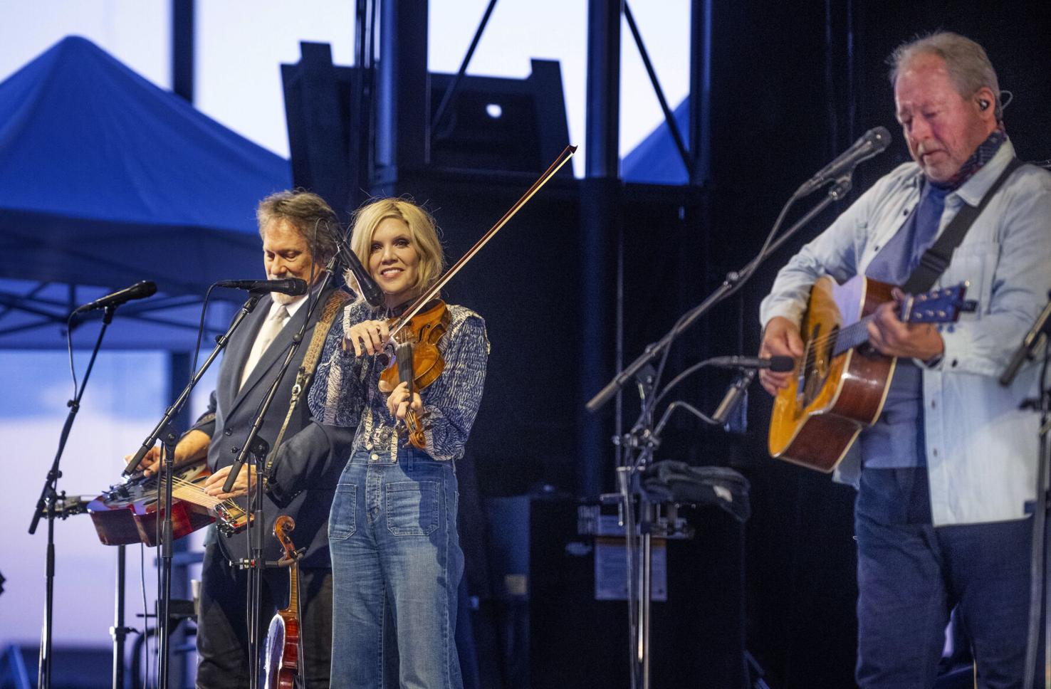 Alison Krauss and Union Station perform at Wine Country Amphitheater ...