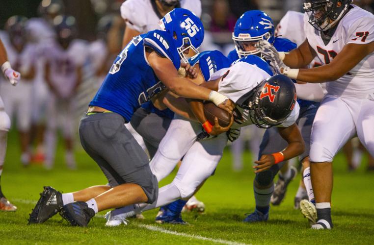 Aaren Lindsey, Aden Goodwin represent Walla Walla in college gridiron ...