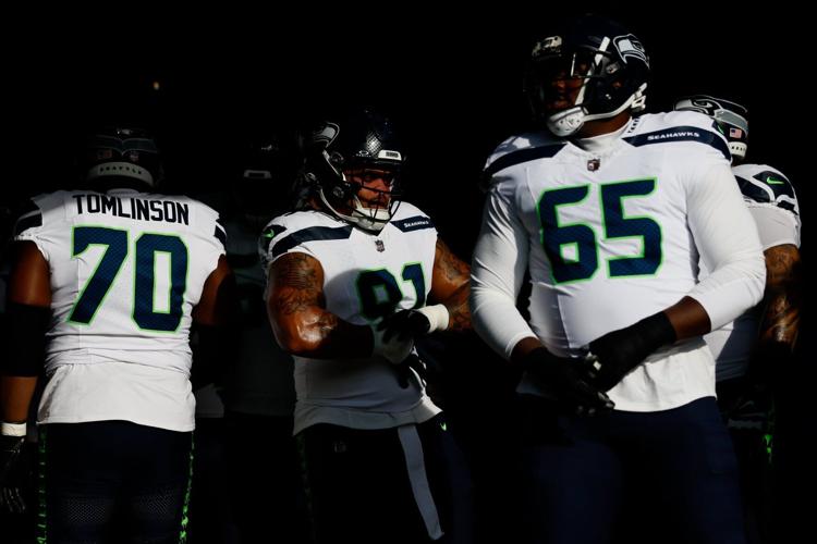 Photos: Seahawks on the road to face Jets | Seahawks | union-bulletin.com