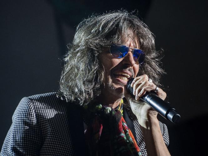 Foreigner singer Kelly Hansen connects with audiences big and small ...