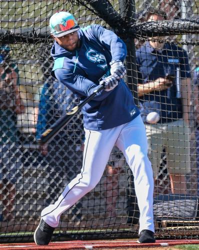 Why the Mariners believe in Victor Robles: ‘He’s a ball of energy ...