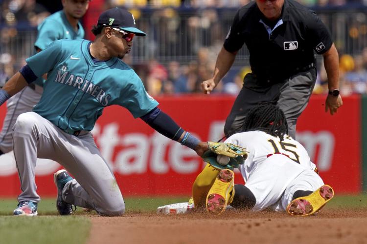 Mariners strike out 14 times, fall to Pirates again for 5th straight ...