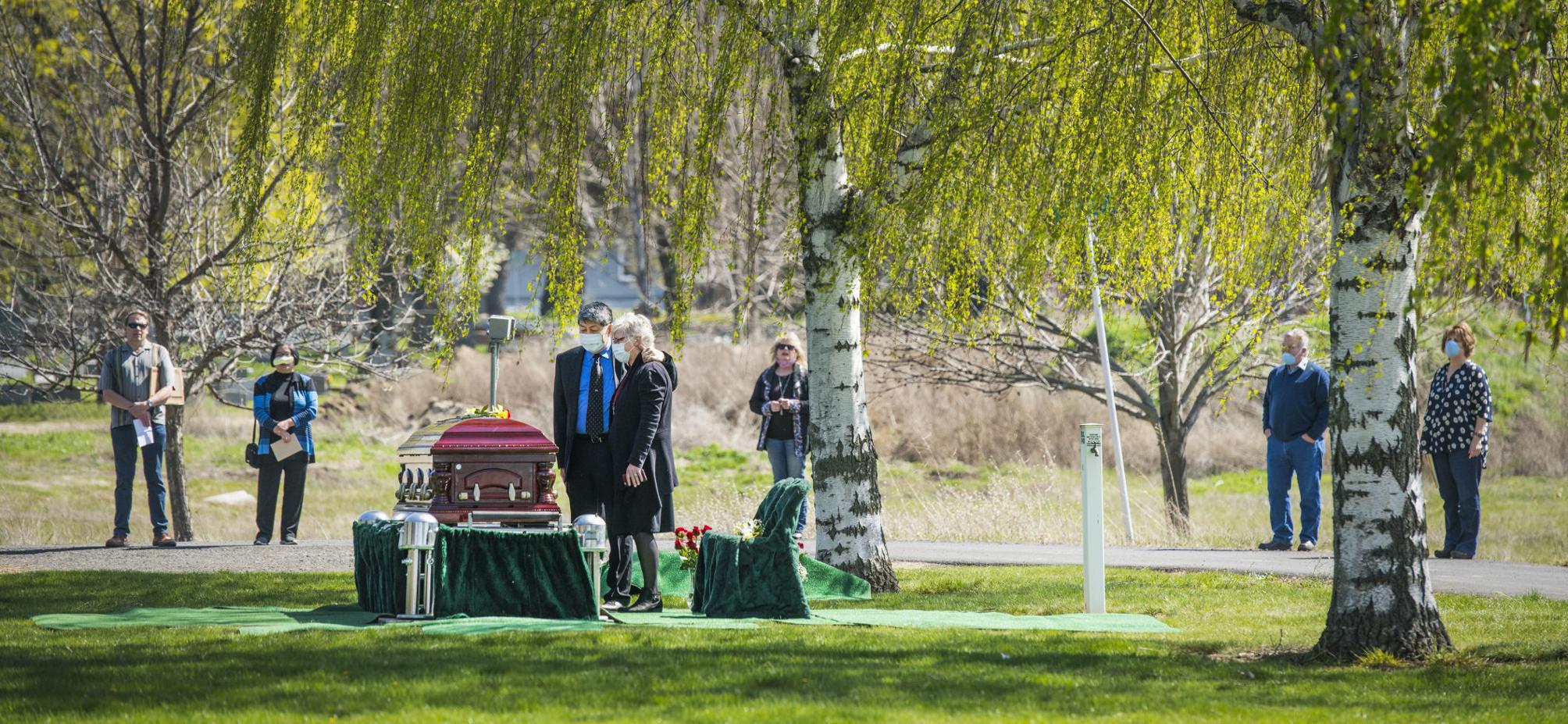 Family's 'flash funeral' brings ingenuity, comfort | Health | union ...