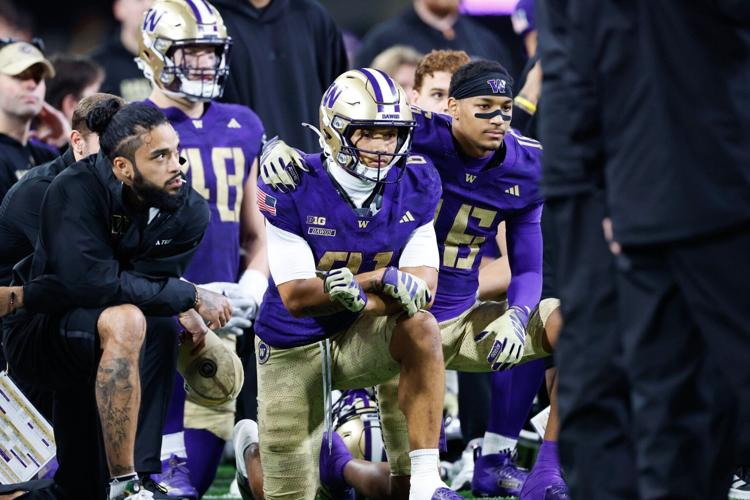 Huskies wide receiver Raiden Vines-Bright leaves UW-Purdue game in ...