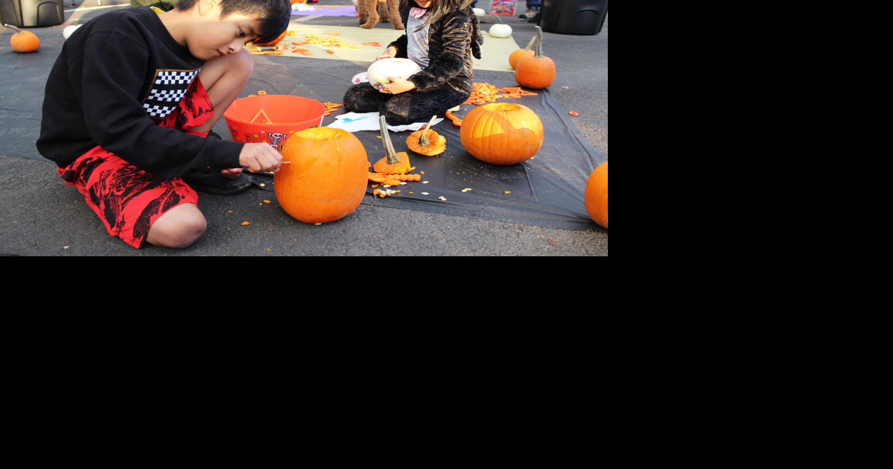 Putting a face on the season: Photos from downtown Walla Walla pumpkin ...
