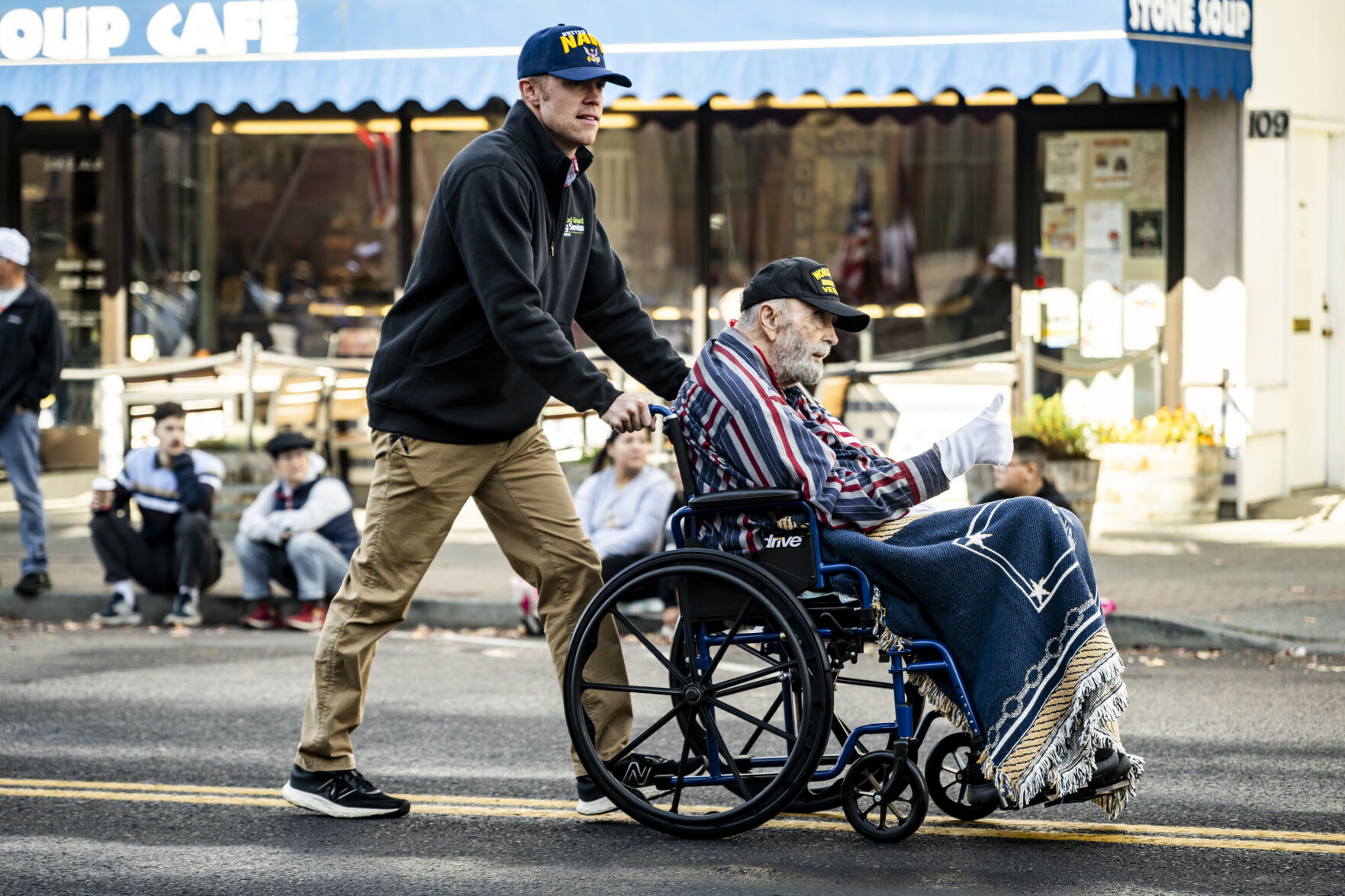 Hundreds gather downtown to celebrate, honor area veterans | Photos ...