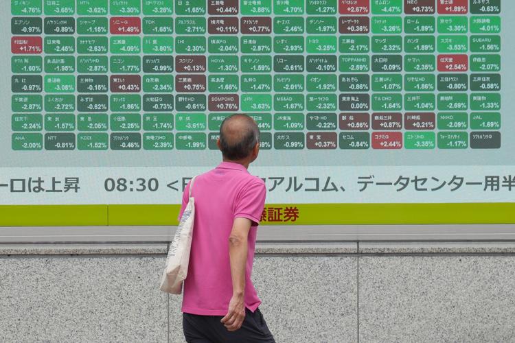 Global shares mostly gain as Trump claims Israel and Hezbollah agree to ...