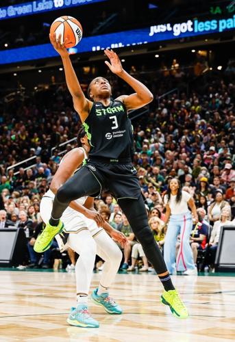 Storm bringing back Nneka Ogwumike for another year | Storm | union ...