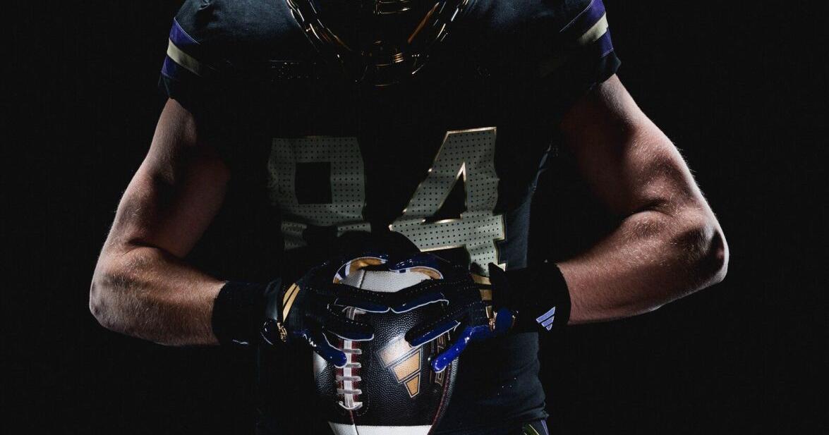 Washington Huskies unveil new black alternate uniforms | University of ...