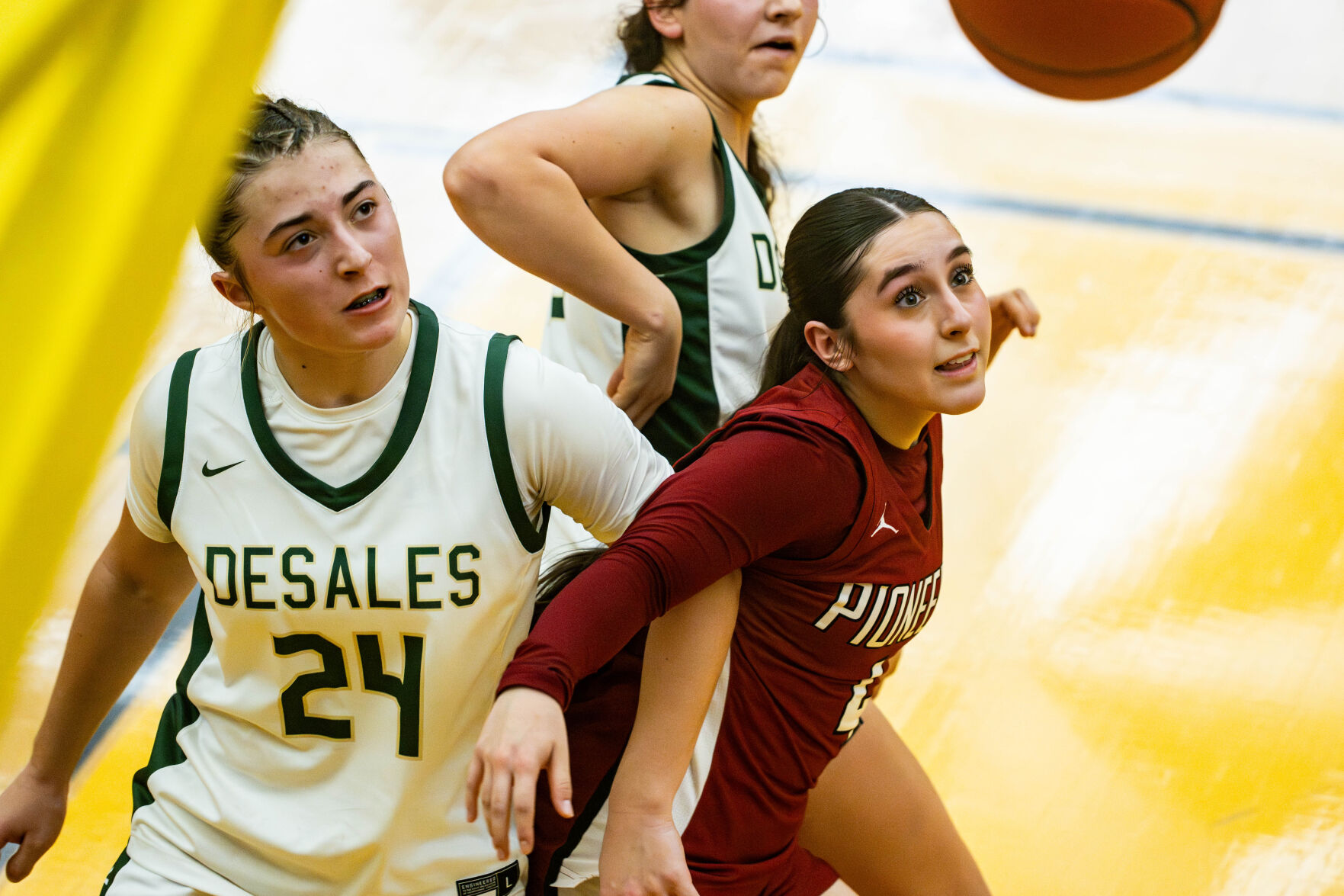 Mac-Hi girls taking on DeSales at Walla Walla Community College court ...