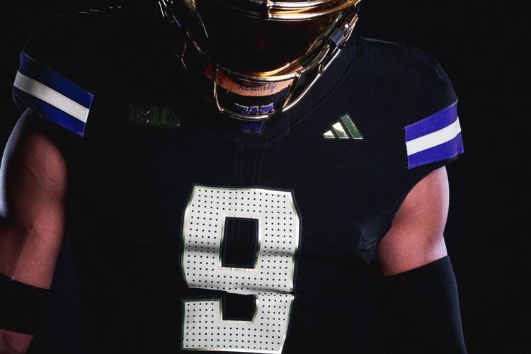 Washington Huskies unveil new black alternate uniforms | University of ...