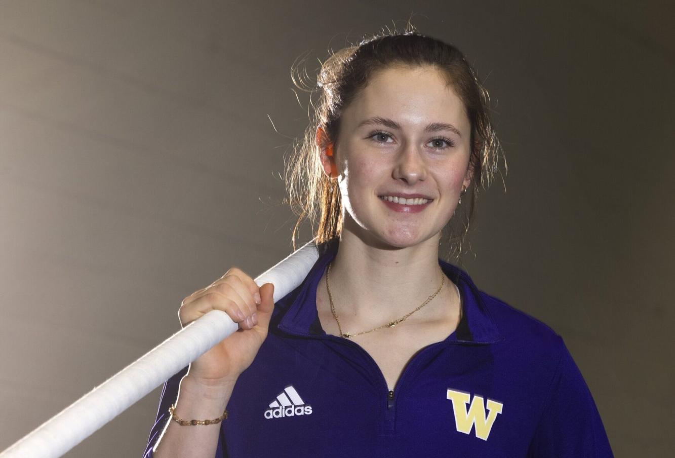 How record-breaking Washington Huskies pole vaulter Amanda Moll ...