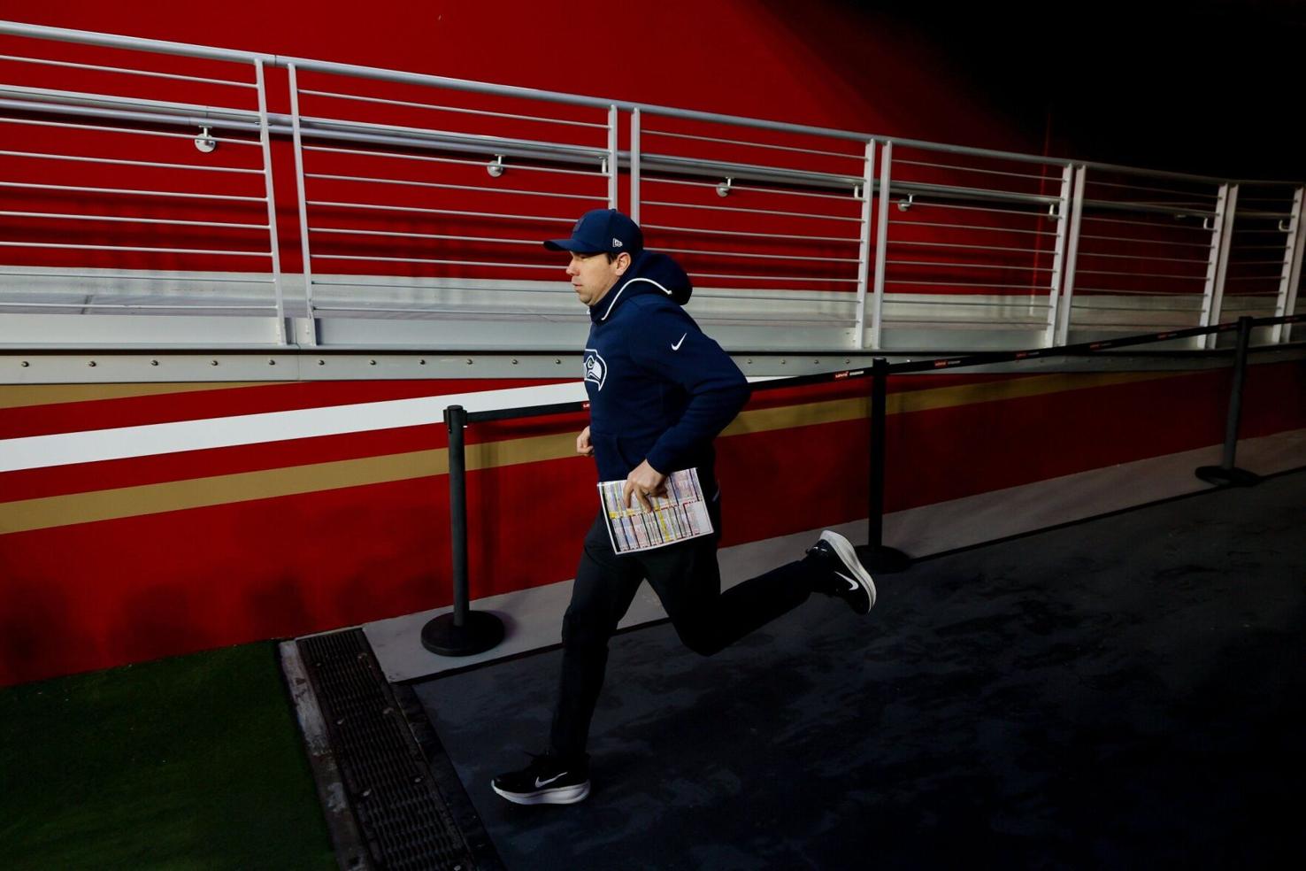 Seahawks coordinators get endorsements from players for coaching jobs ...