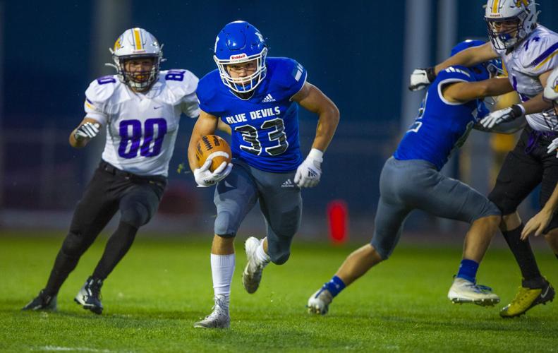 Aaren Lindsey, Aden Goodwin represent Walla Walla in college gridiron ...