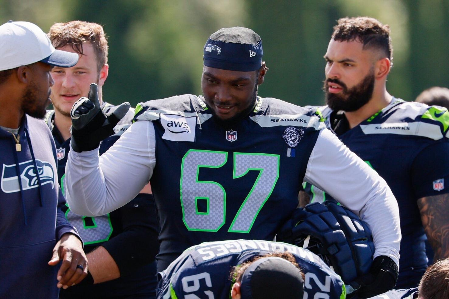 Seahawks, tackle Charles Cross agree to terms on four-year extension ...