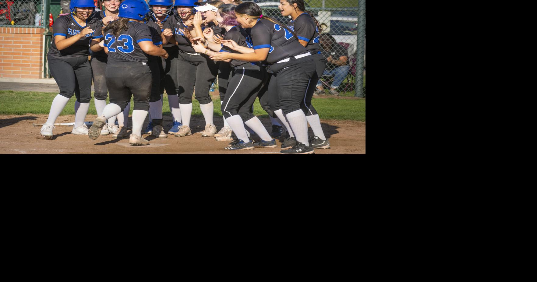 Sept. 19 roundup: Wa-Hi's slowpitch softball team falls to Chiawana ...