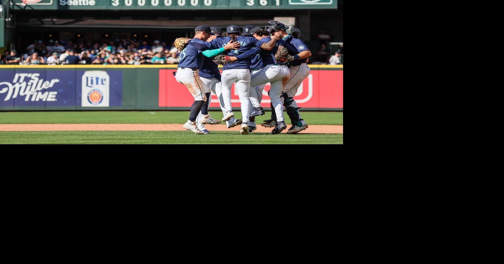 Mariners sign 12 players as international free-agent period begins ...