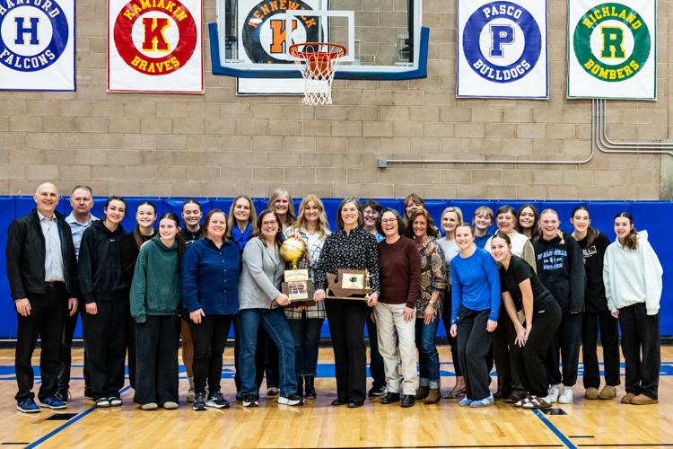 Walla Walla High School's 1984 girls state basketball champions honored ...