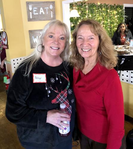 Volunteers serve 800+ free Thanksgiving meals at Sonora restaurant ...