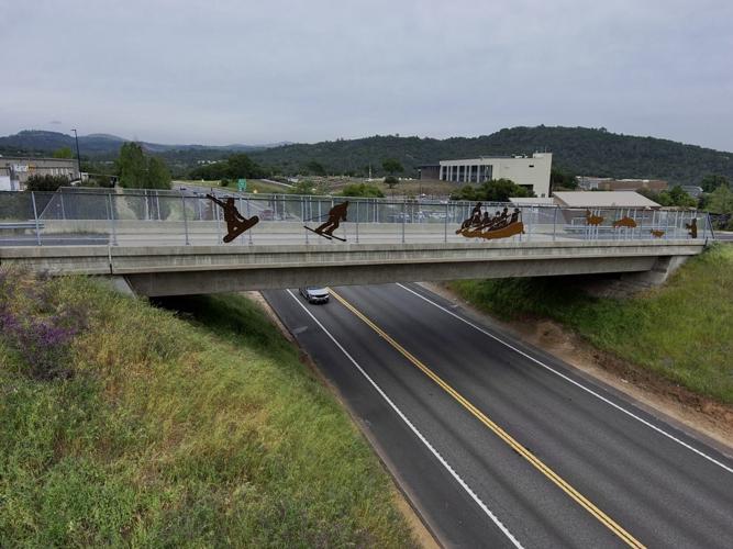 Caltrans touts completion of $917,000 gateway monument project in ...