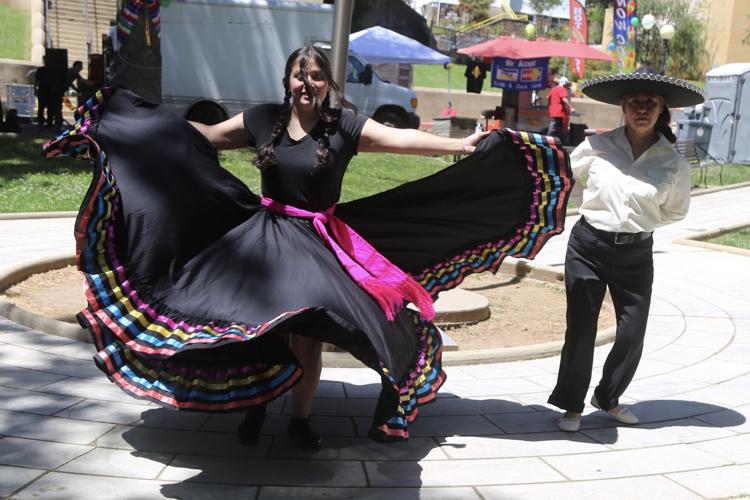 People jam in Courthouse Square for “El Campo de Sonora” event | News ...