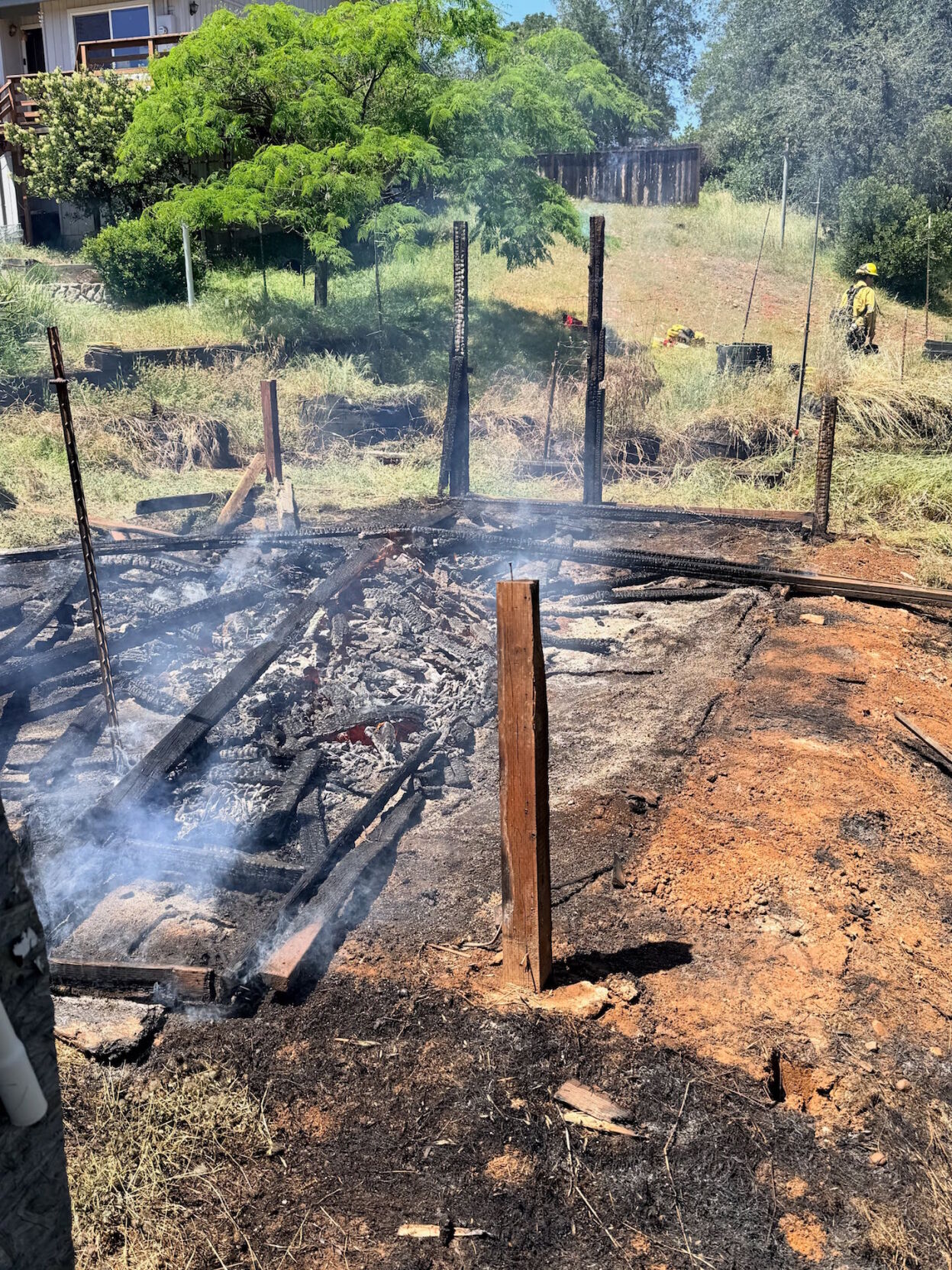 Debris burn sparks brief fire near Sonora | News | uniondemocrat.com