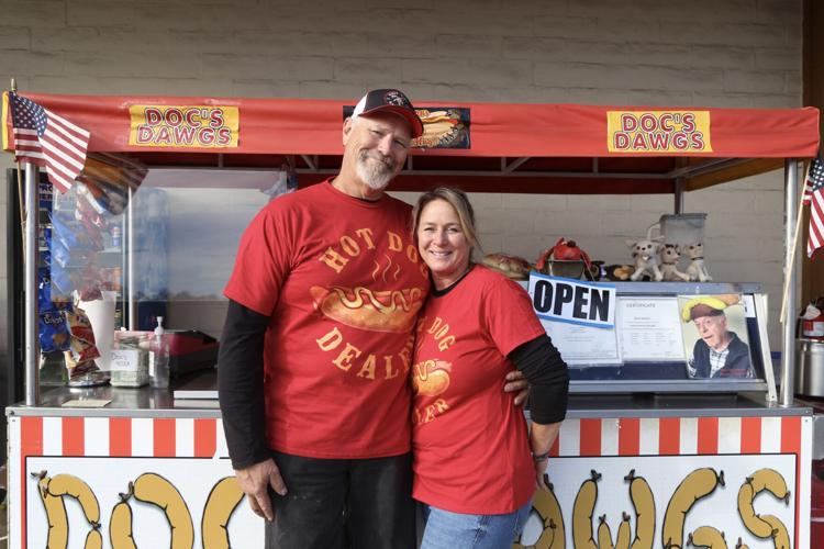Popular Texan-turned-Sonoran retires from hot dog stand after two ...